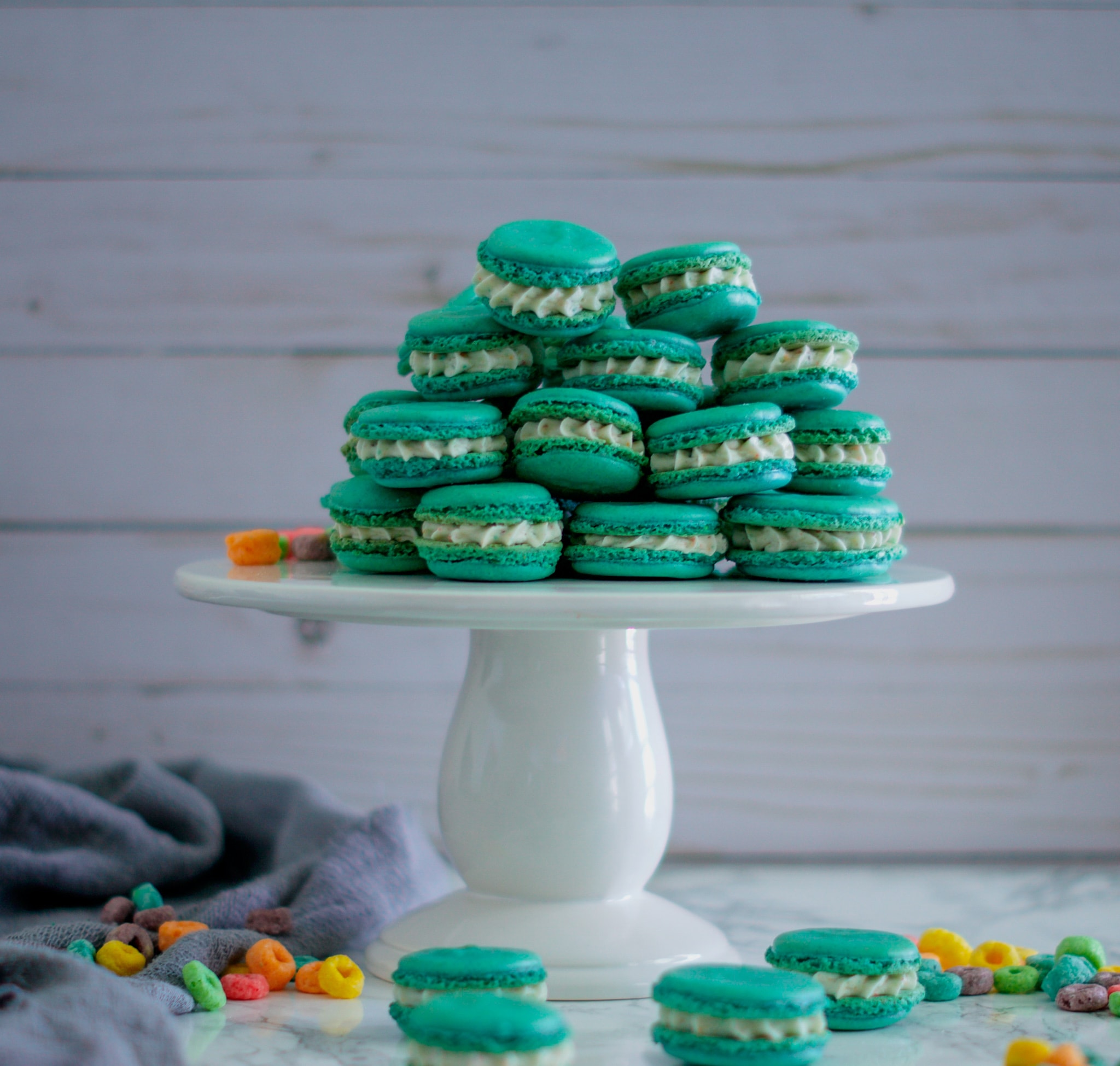 Fruit Loops Macarons (& doing) - Midwest Nice