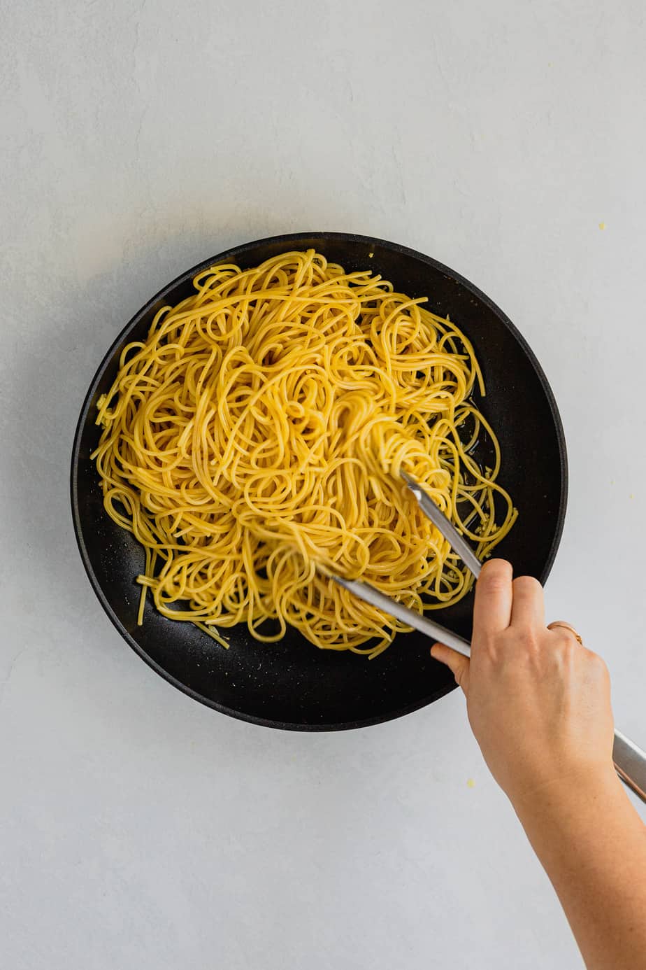 Easy Spaghetti Aglio e Olio Recipe - Midwest Nice