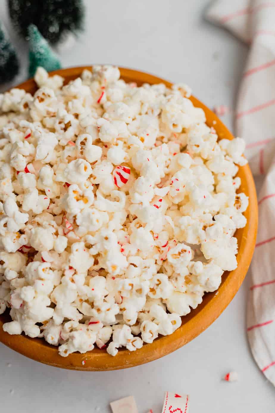 Peppermint Popcorn Recipe with White Chocolate - Midwest Nice