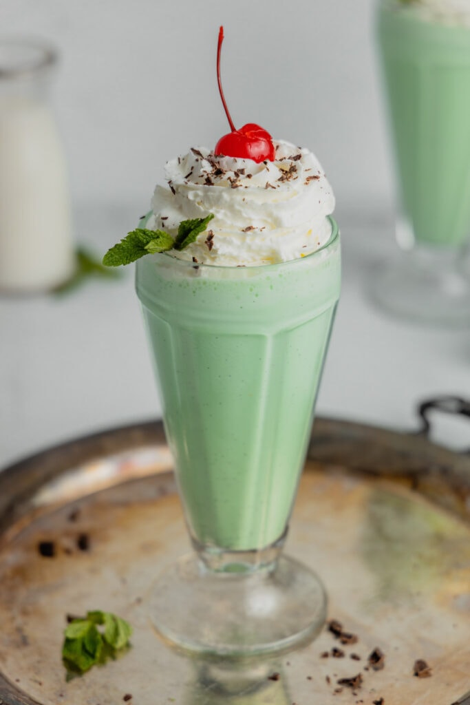 Wisconsin Grasshopper Cocktail (with or without ice cream) | Midwest Nice