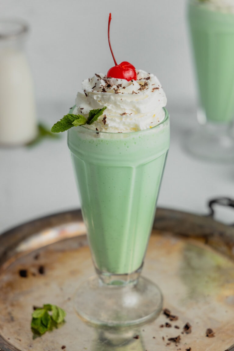 Wisconsin Grasshopper Cocktail (with or without ice cream) | Midwest Nice