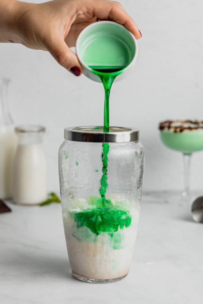 Wisconsin Grasshopper Cocktail (with or without ice cream) | Midwest Nice