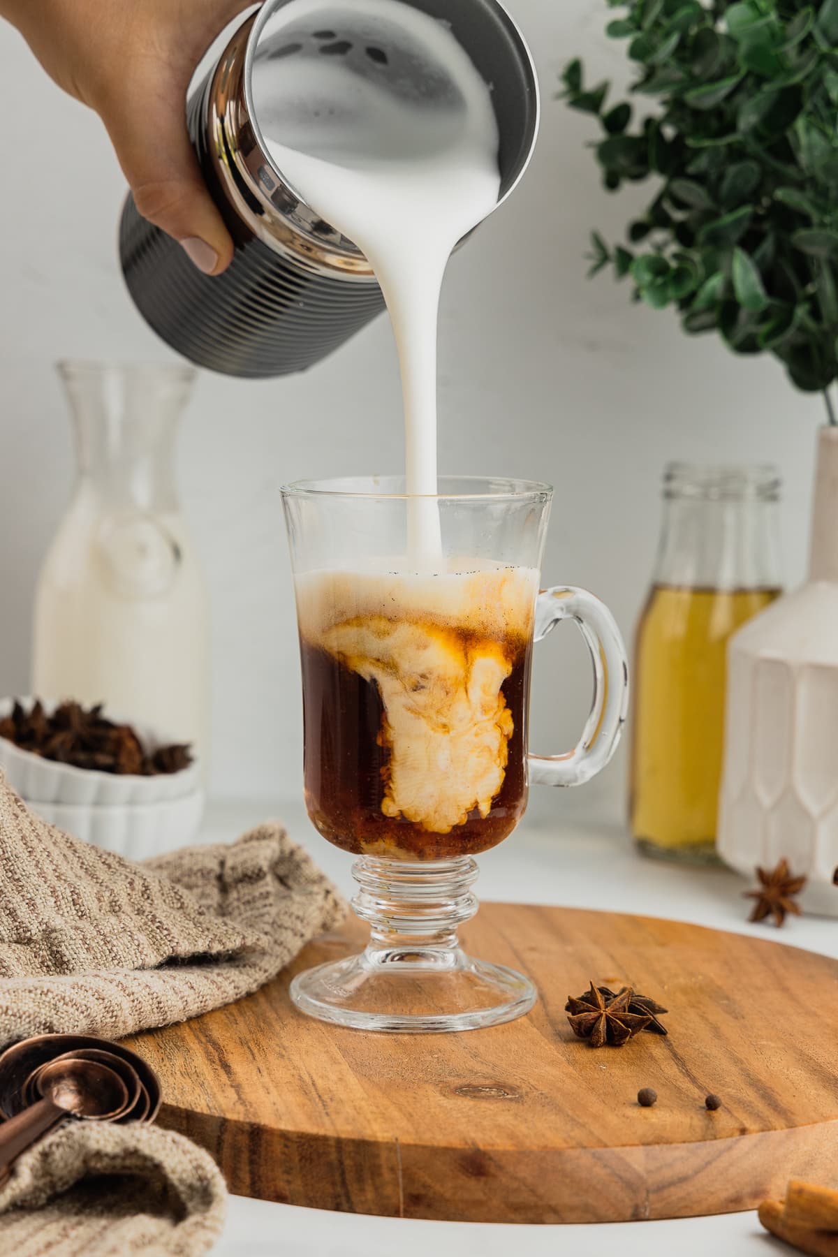 Hot Vanilla Chai Latte (Using Chai Concentrate) - Midwest Nice