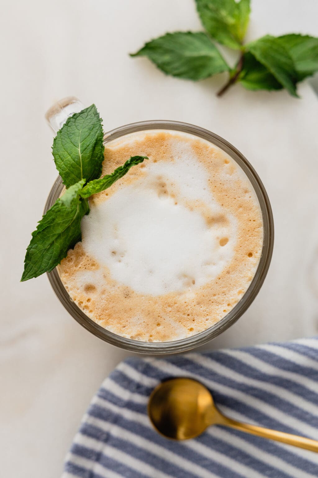 3 Ingredient Peppermint Latte - Midwest Nice