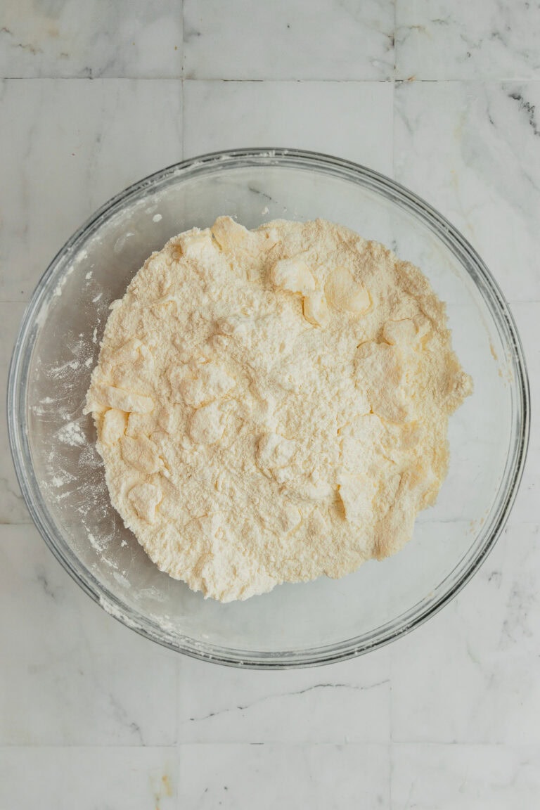 Apple Pie in a Cheddar Cheese Crust (A Wisconsin Tradition!) - Midwest Nice